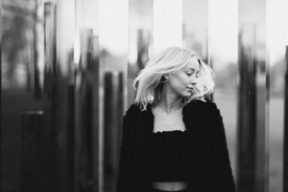 Luise-morgen-kleinstadtcarri-mirror-portraitfotografie-julius-erler-10 ...